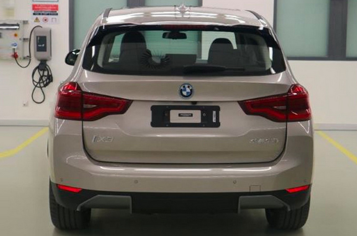 หลุดเต็มๆ!! BMW iX3 เอสยูวีพลังไฟฟ้าจากเยอรมัน…วิ่งไกลสุด 440 กิโลเมตร | AUTODEFT ข่าวรถยนต์ ...
